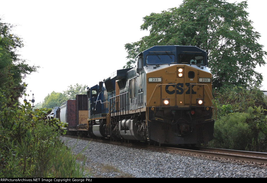 CSX 233 and train Q370